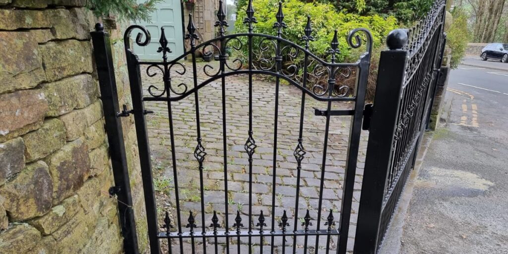 4 advantages of driveway gates